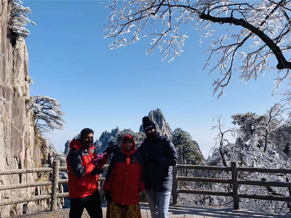 2-Day Unforgettable Yellow Mountain Tour from Shanghai